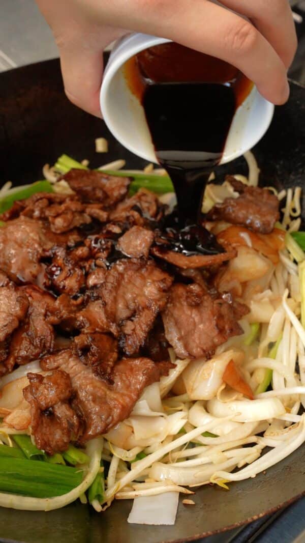 Beef Chow Fun (Beef Ho Fun) - 30 Min! (VIDEO) - CJ Eats Recipes