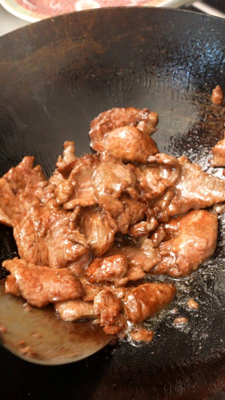 Beef Chow Fun (Beef Ho Fun) - 30 Min! (VIDEO) - CJ Eats Recipes