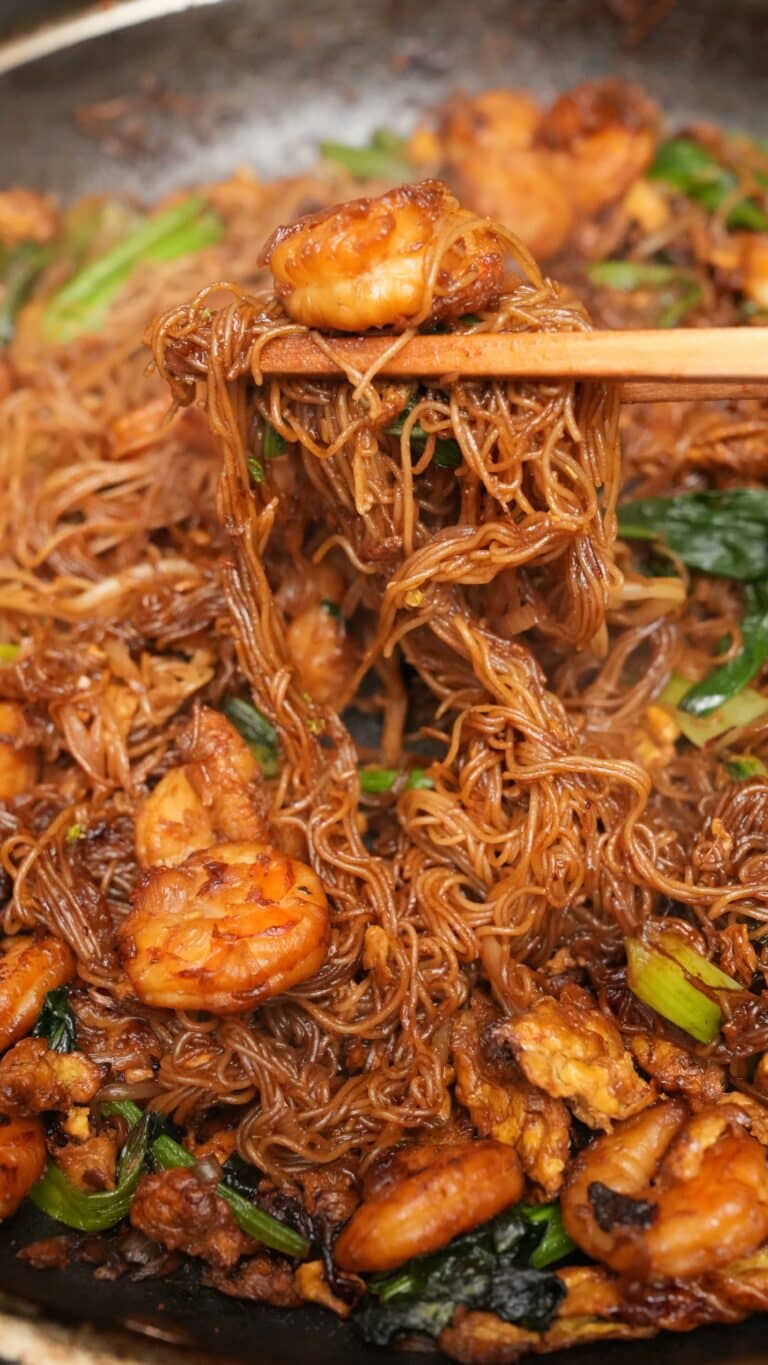 Bihun Goreng (Video) - CJ Eats Recipes