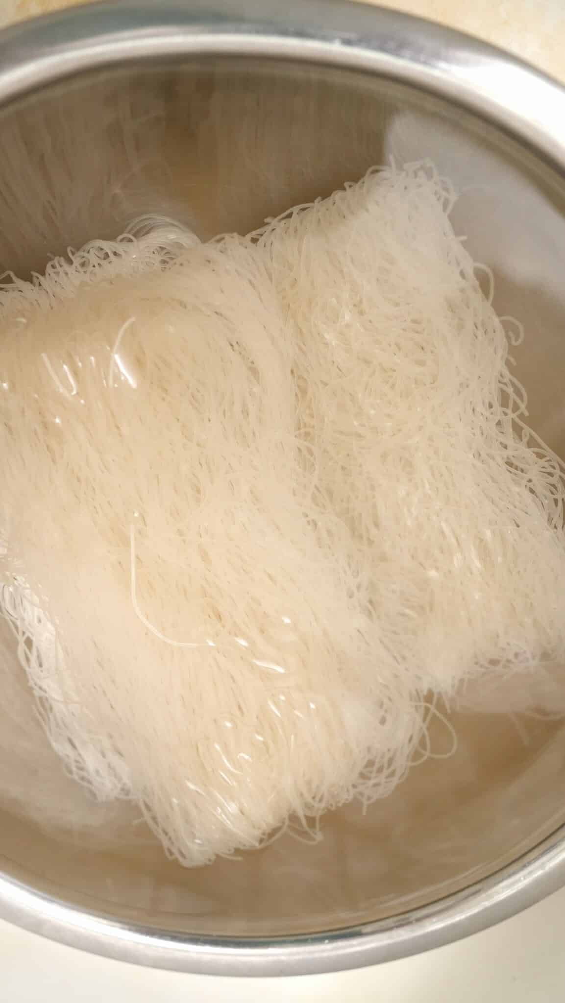 Bihun Goreng (Video) - CJ Eats Recipes