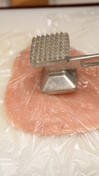 Best Chicken Parmesan (Super Easy + Crispy) (VIDEO) - CJ Eats Recipes