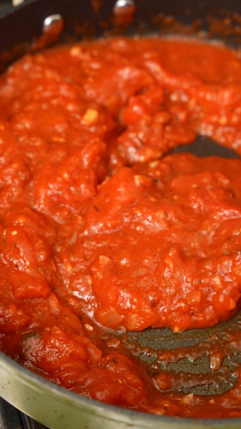 Best Chicken Parmesan (Super Easy + Crispy) (VIDEO) - CJ Eats Recipes