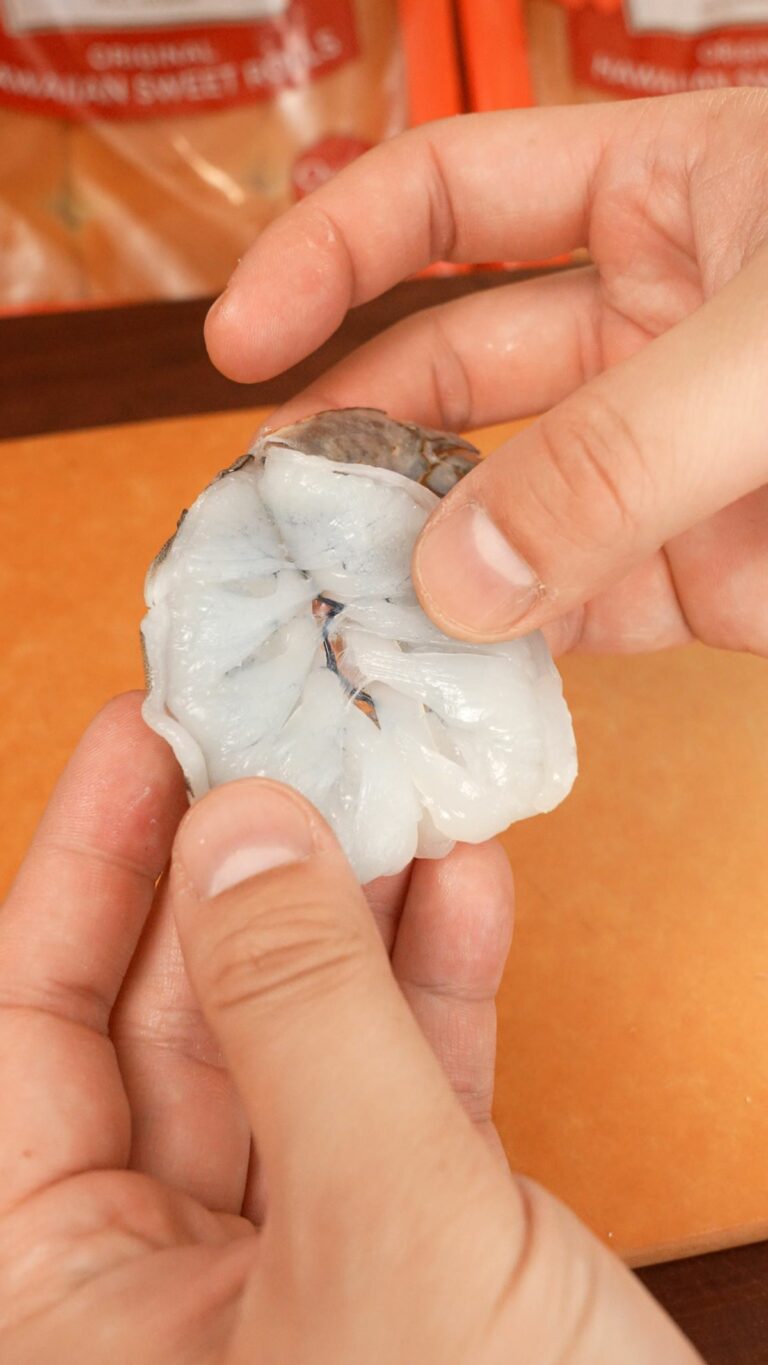 Crispy Fried Shrimp Sliders (VIDEO) - CJ Eats Recipes