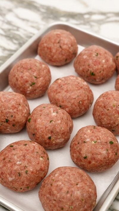The BEST Homemade Meatballs (VIDEO)